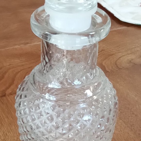Avon | Accents | Vintage Glass Avon Bottle | Poshmark